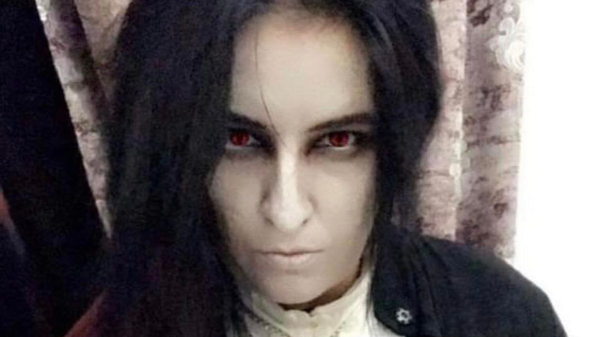 خون آشام واقعی که در تابوت می‌خوابد و می‌خواهد برای خون آشام ها هتل باز کند