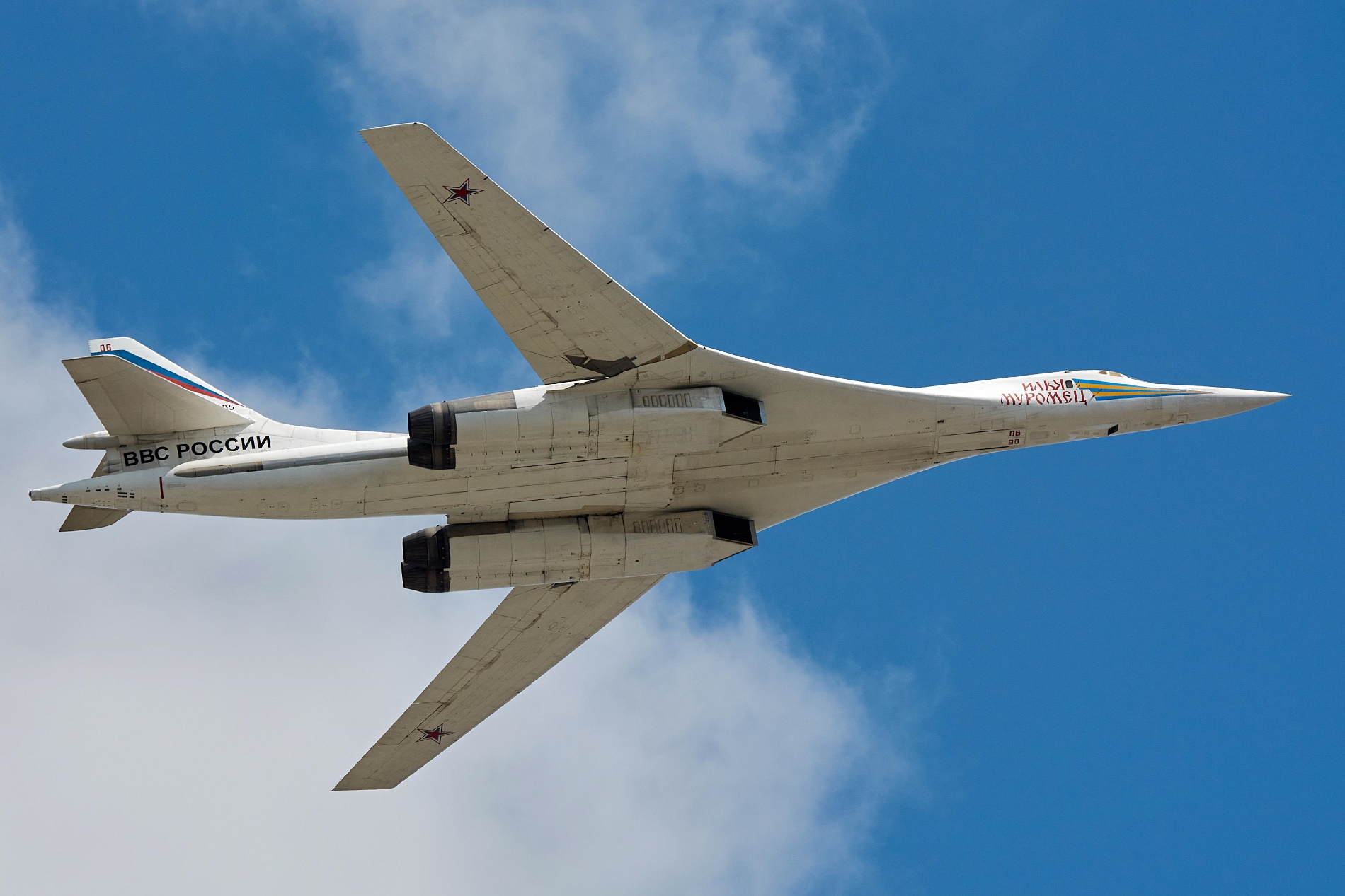 بمب افکن Tupolev Tu-160