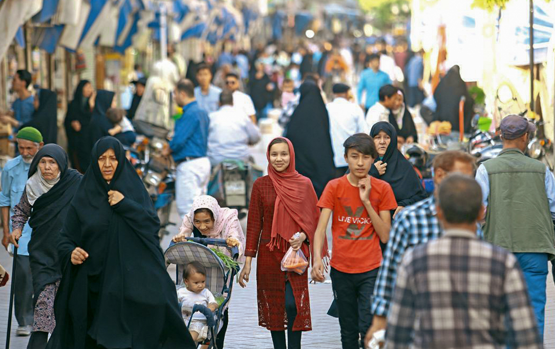 ماجرای تصمیم ورود مهاجران افغانستانی به مجلس ایران چیست؟