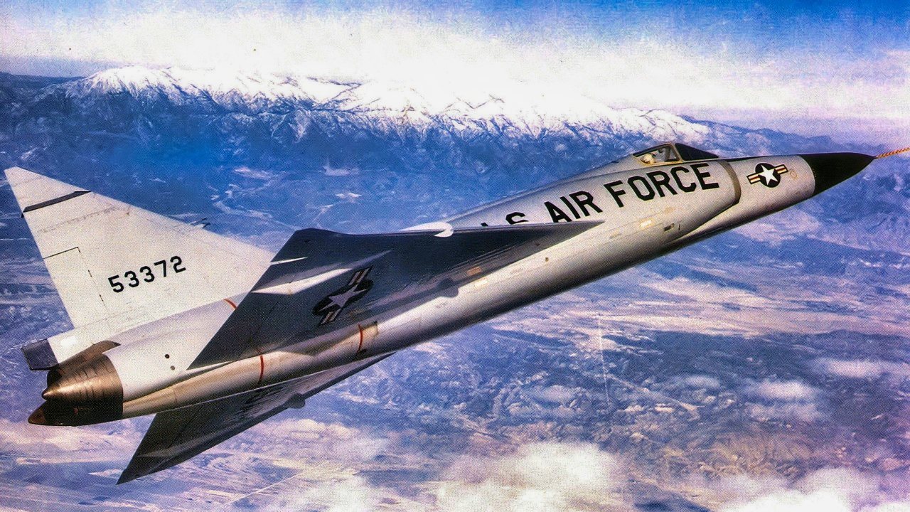 چرا F-102 Delta Dagger یکی از بدترین جنگنده های تاریخ بود؟