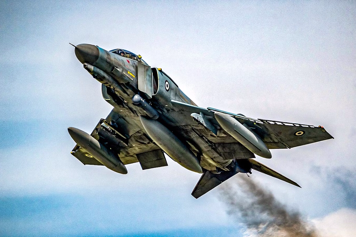 مقایسه سرعت F-4 Phantom II با دیگر جنگنده‌ها